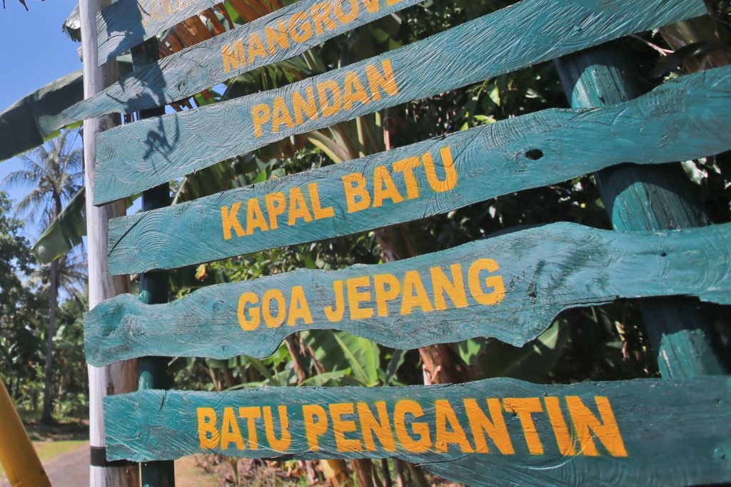 Indahnya desain penanda berbahan alami | Klinik Desain Agensi Kreatif ...